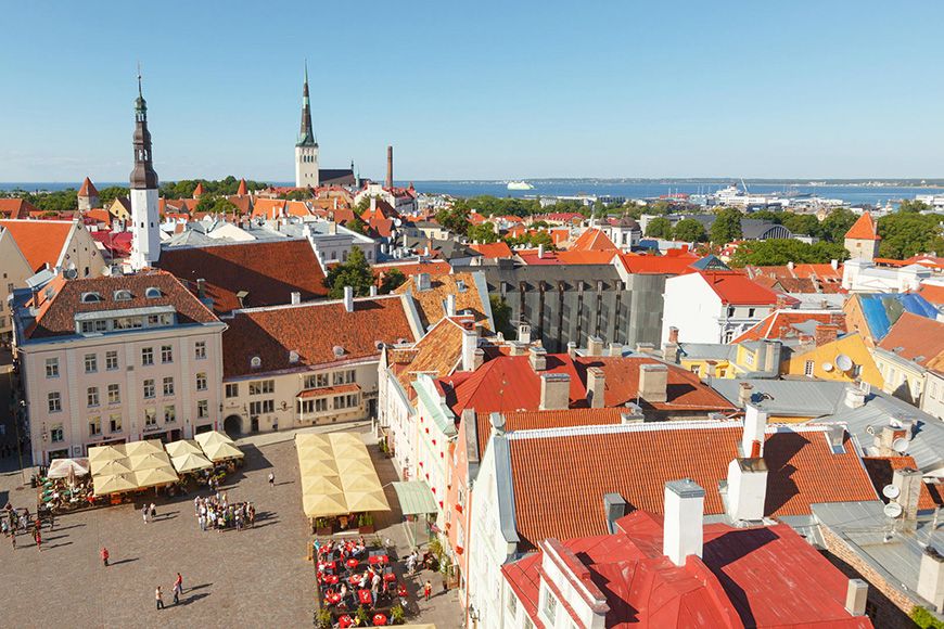 Baltic Capitals Tour: Cultural Walks of Tallinn, Riga and Vilnius